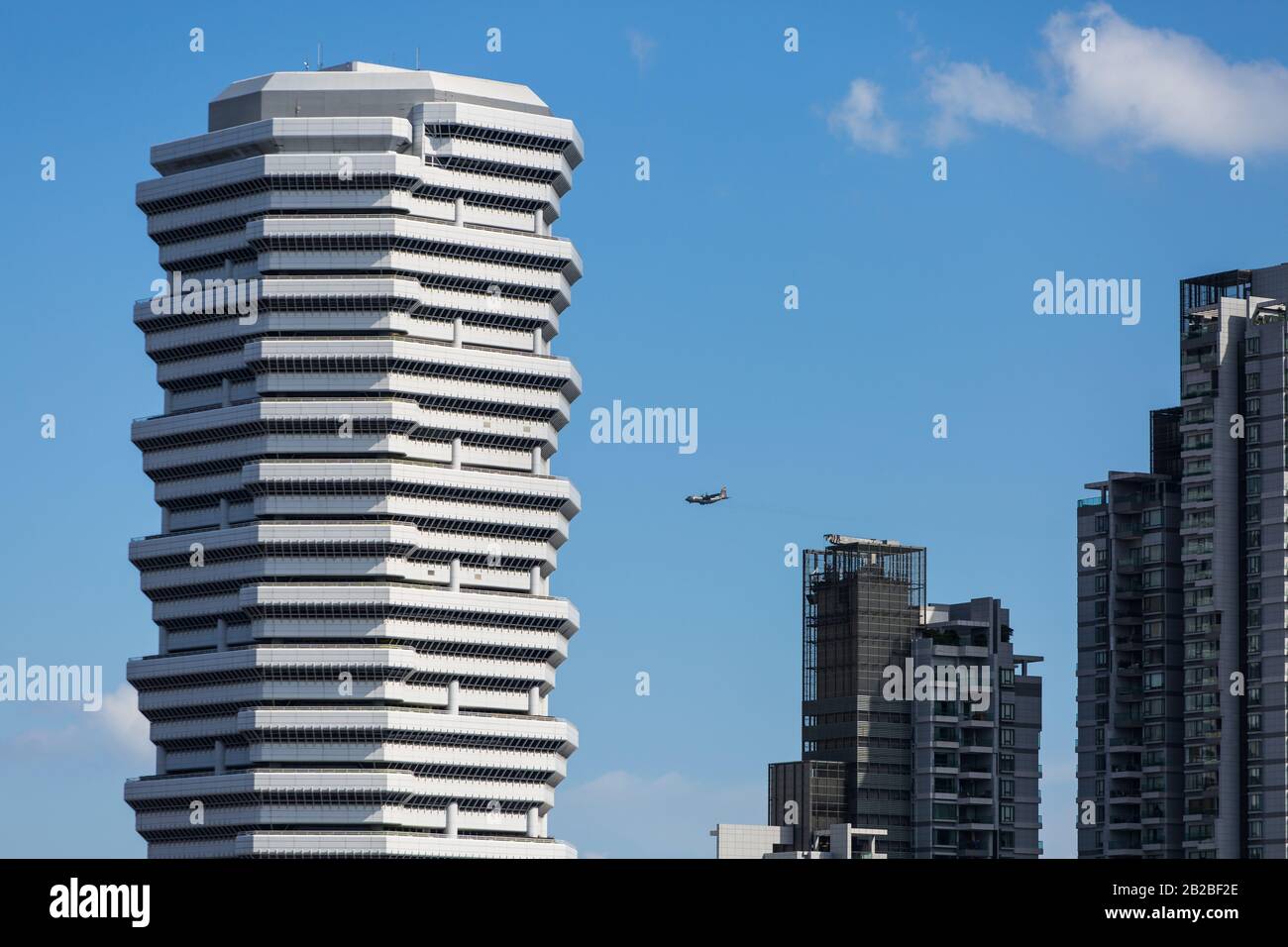 Concourse tower hi-res stock photography and images - Alamy