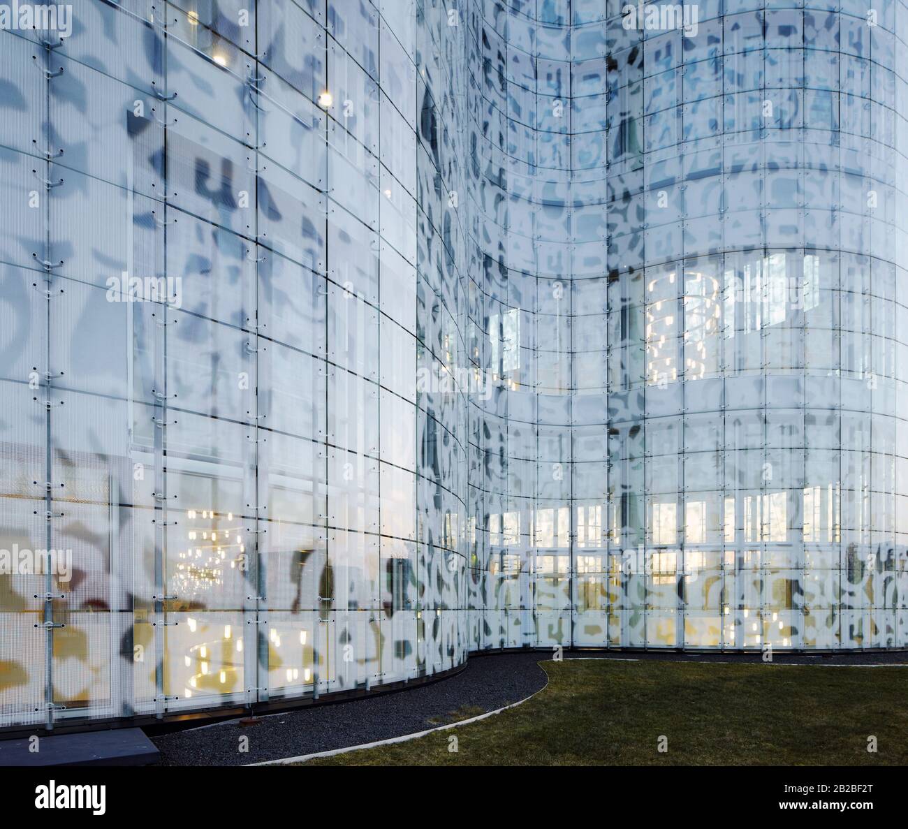Structured glas facade of university library in Stock Photo - Alamy