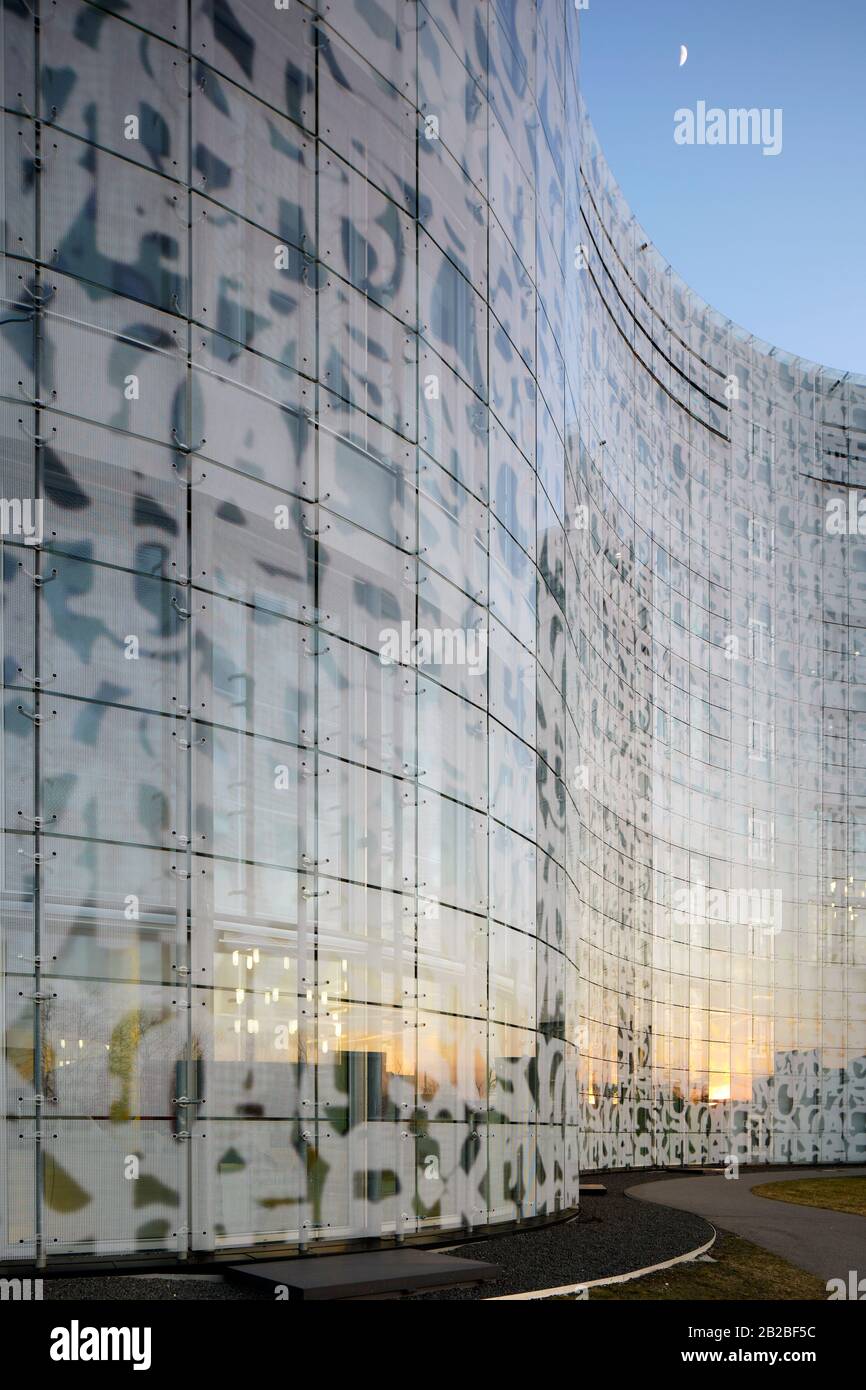 Structured glas facade of university library in Stock Photo - Alamy