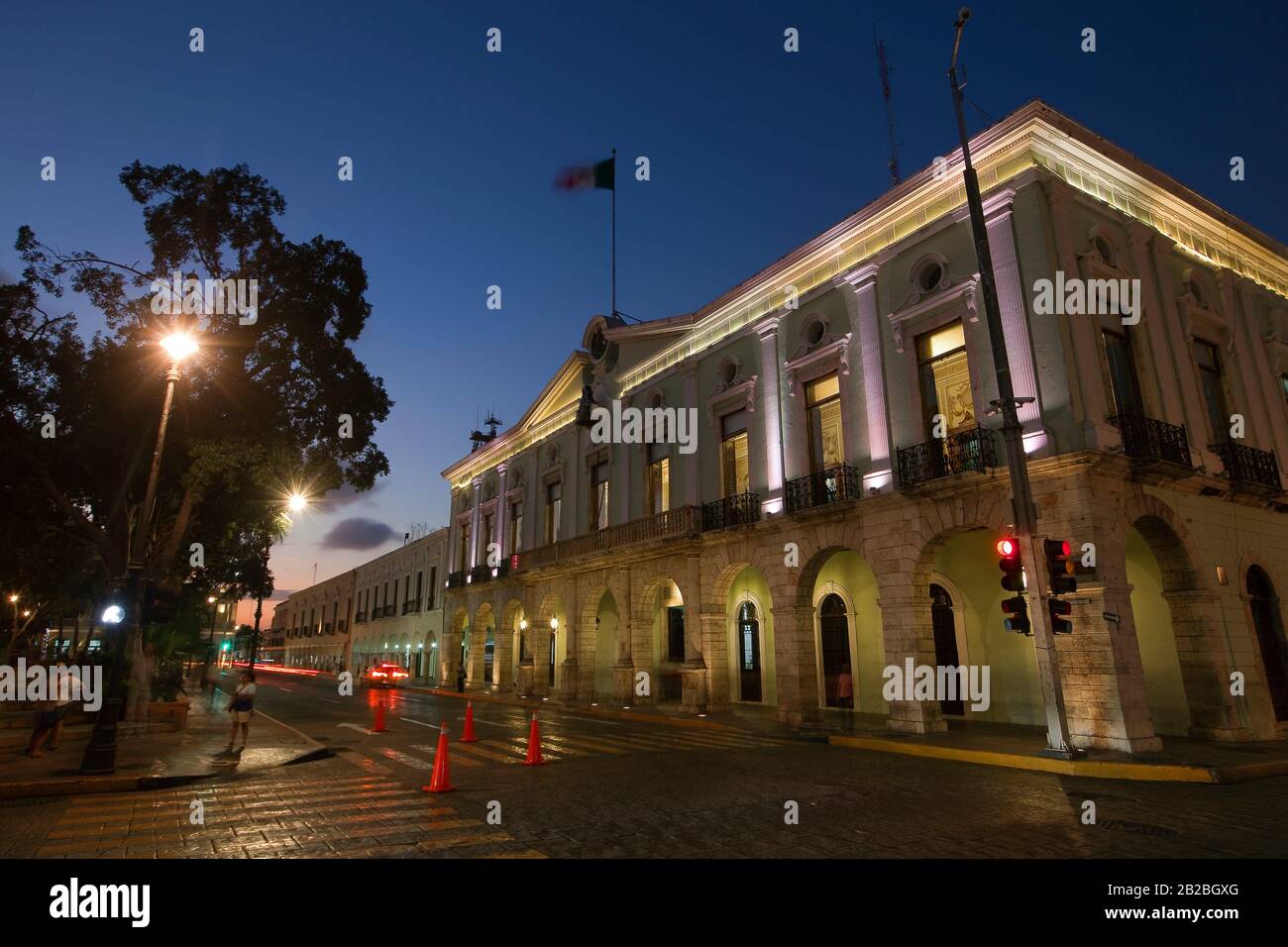 Merida mexico night hi-res stock photography and images - Alamy