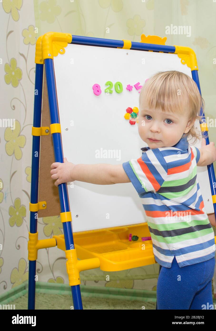a little boy learning to count Stock Photo - Alamy