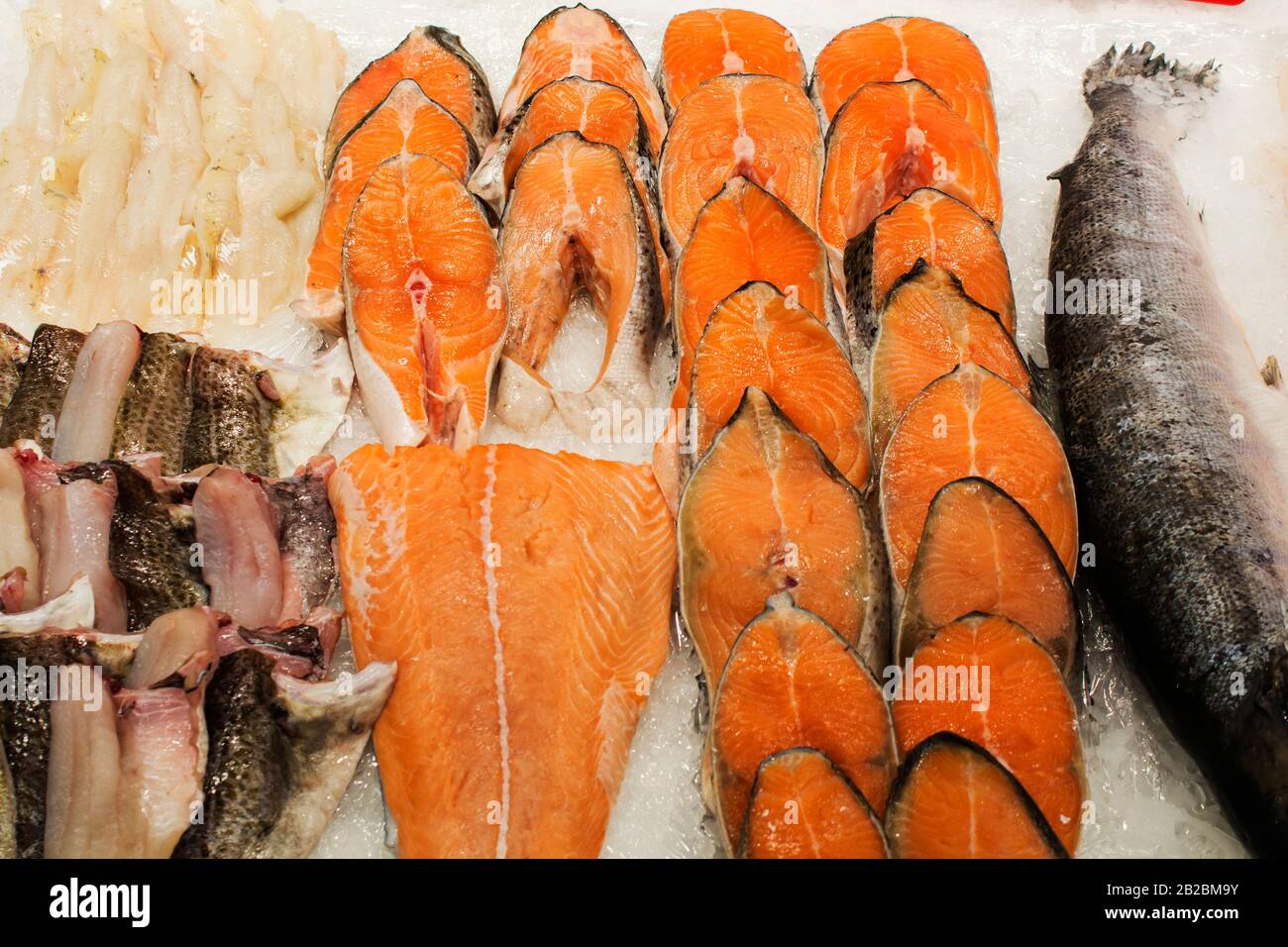 Frozen fish hi-res stock photography and images - Alamy