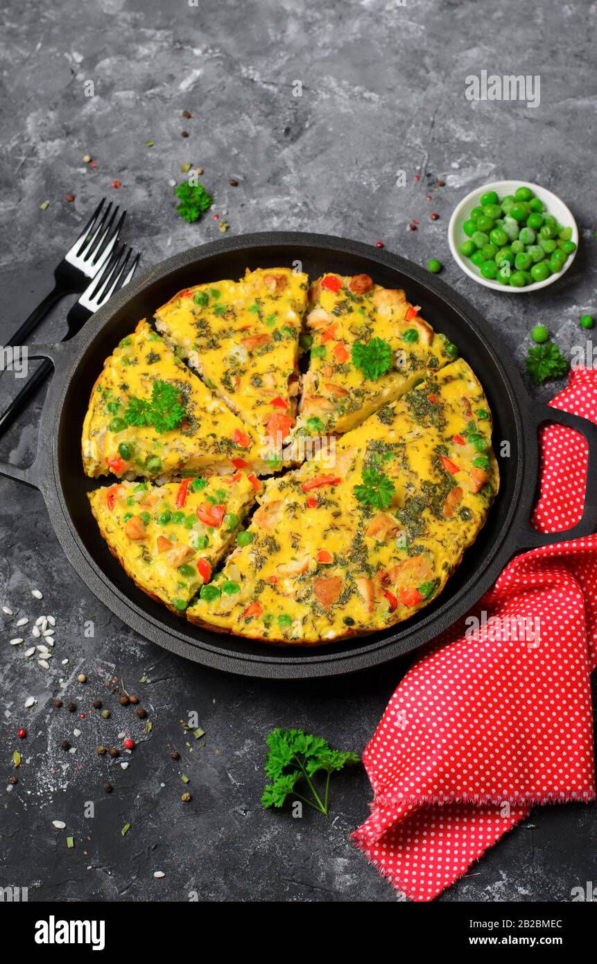 Chicken frittata pan hi-res stock photography and images - Alamy