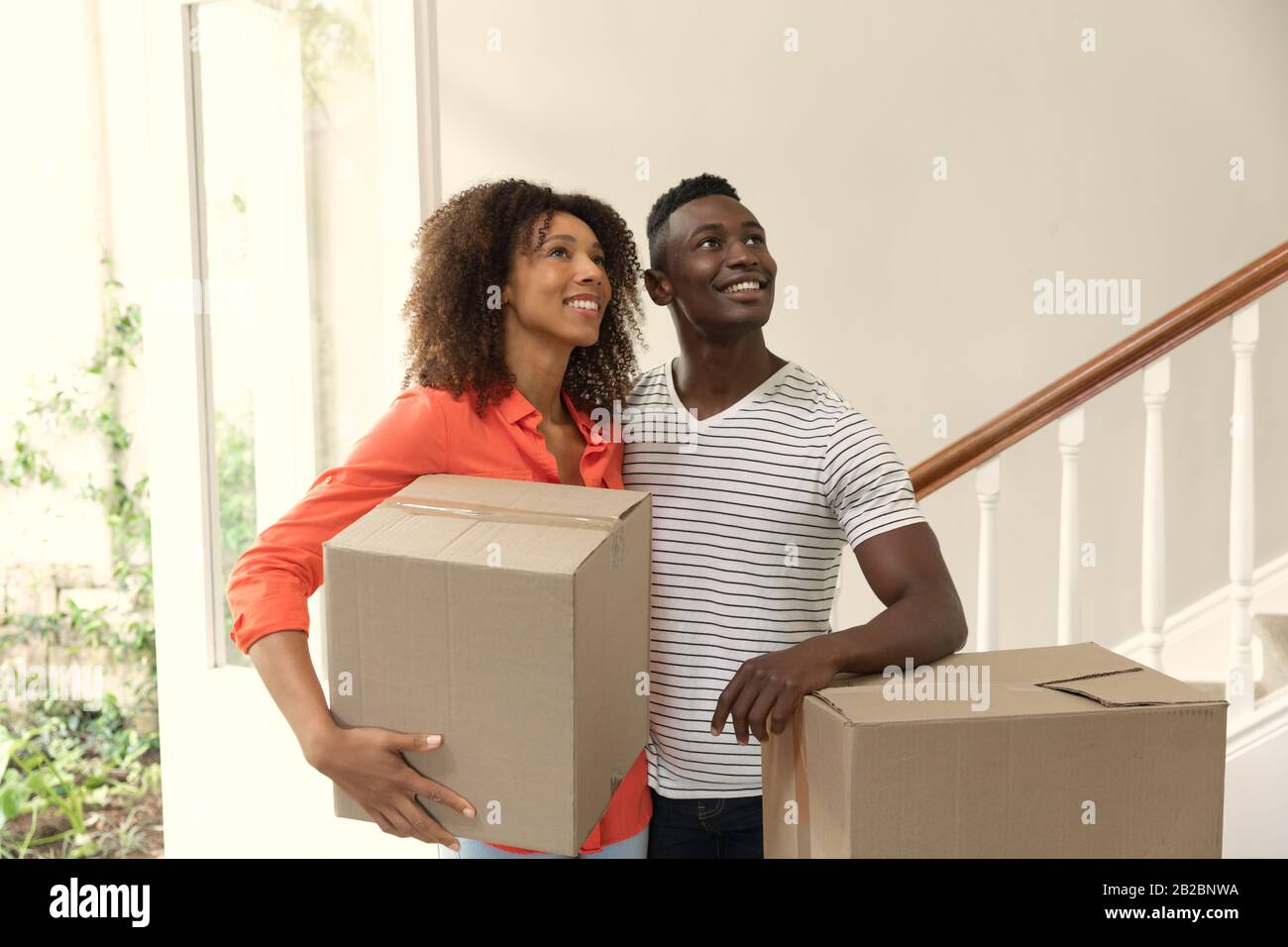New home couple front door hi-res stock photography and images - Alamy