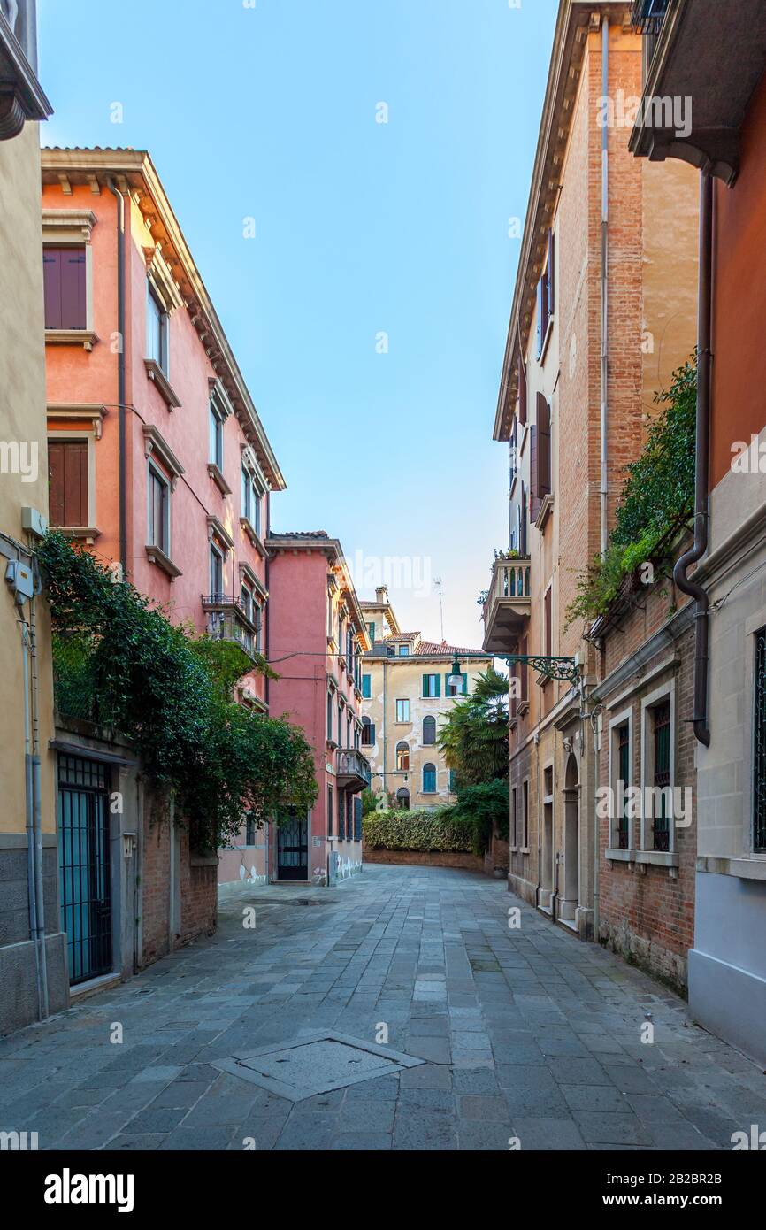 Historic architecture and narrow streets in Venice Stock Photo - Alamy