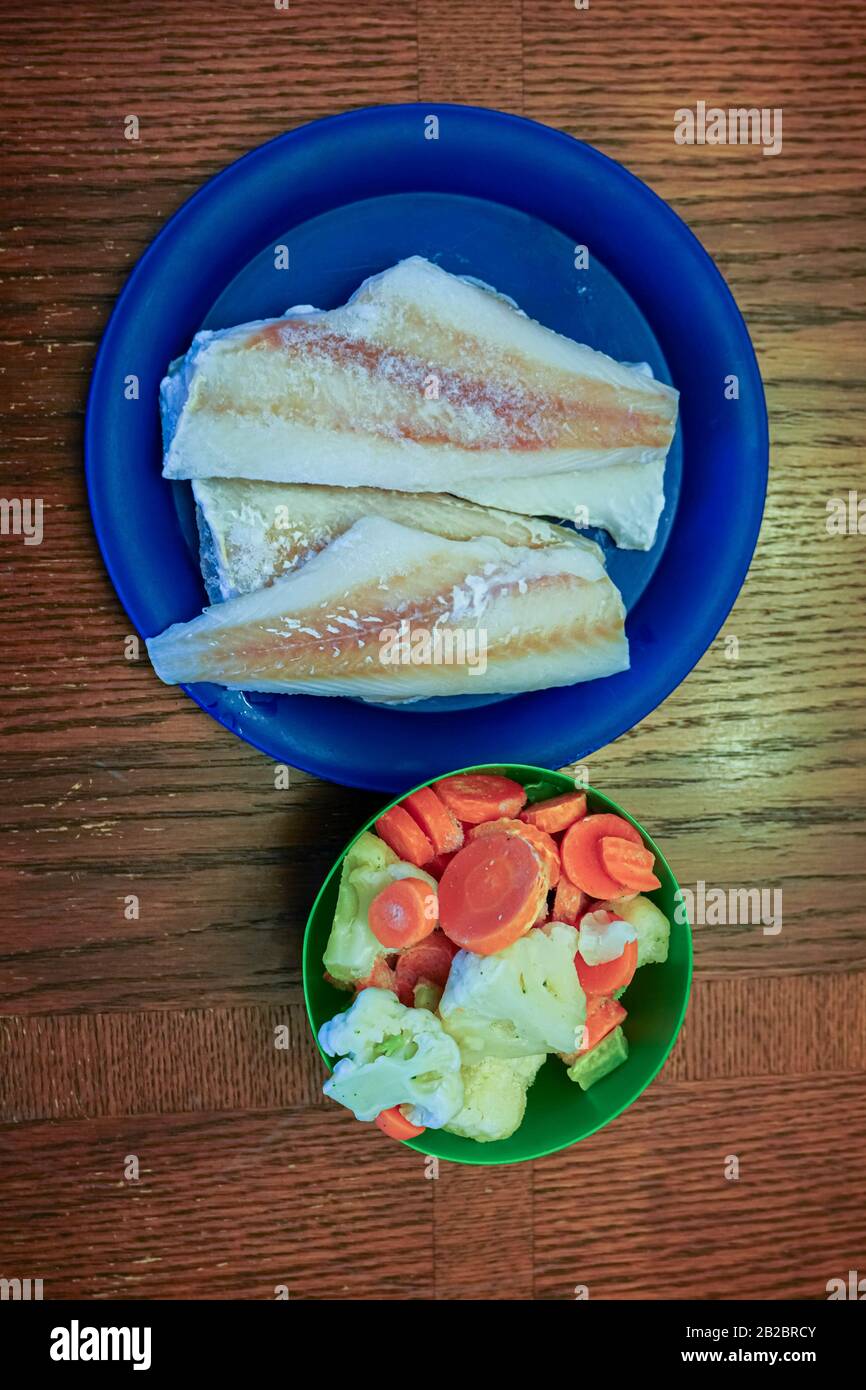 Defrosting fish hi-res stock photography and images - Alamy