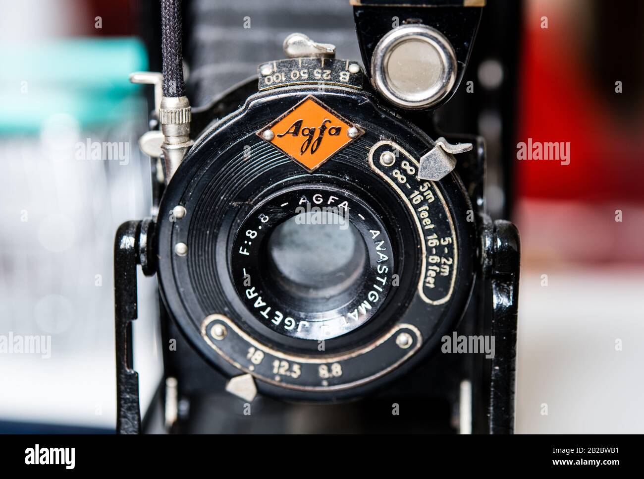 Vintage analog camera hi-res stock photography and images - Alamy