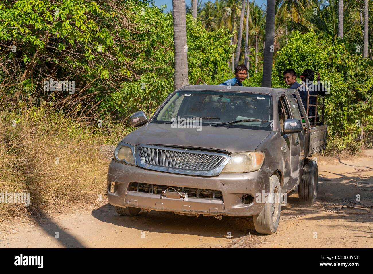 Wrecked pickup truck hi-res stock photography and images - Alamy