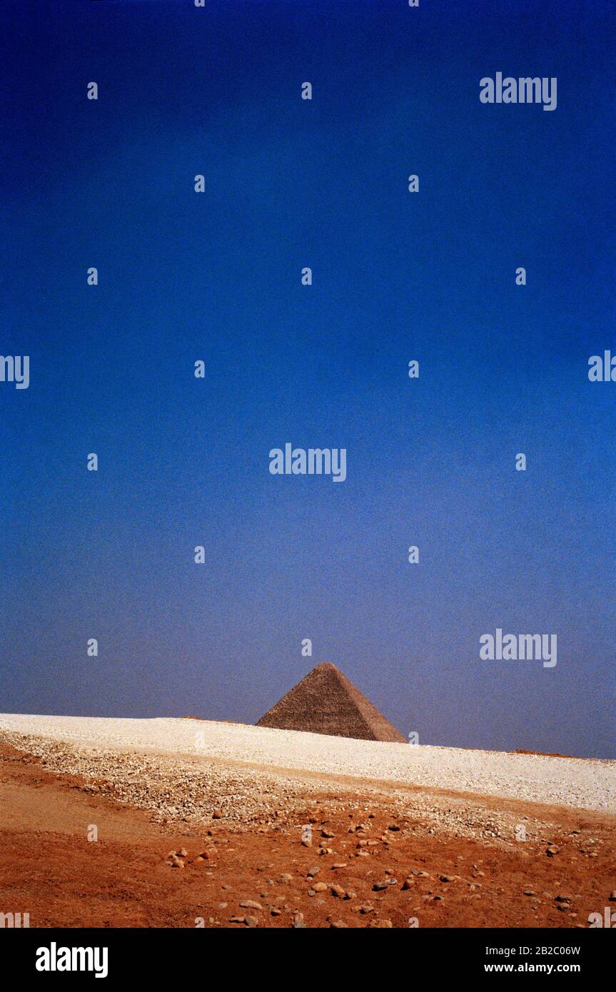 Khufu cheops mortuary temple hi-res stock photography and images - Alamy
