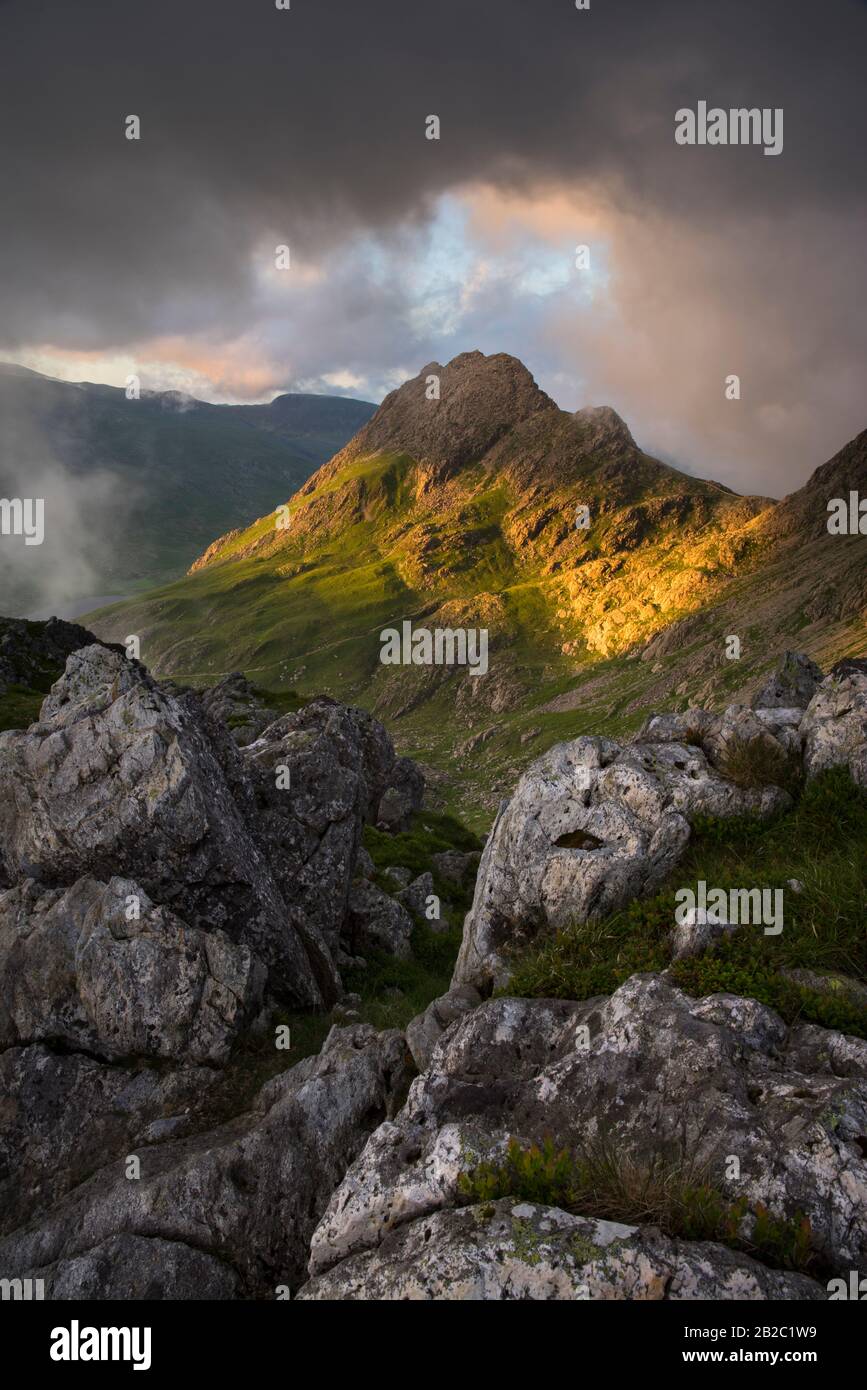 Tryfan, a 3000ft mountain in Snowdonia, North Wales, viewed from the ...