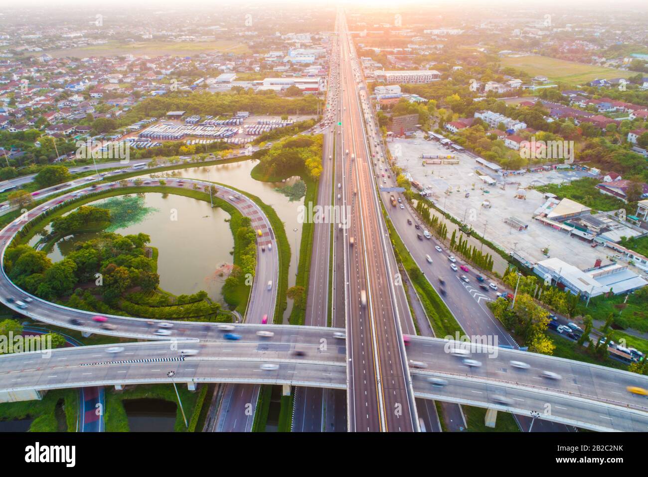 Bangkok roundabout road intersection hi-res stock photography and ...
