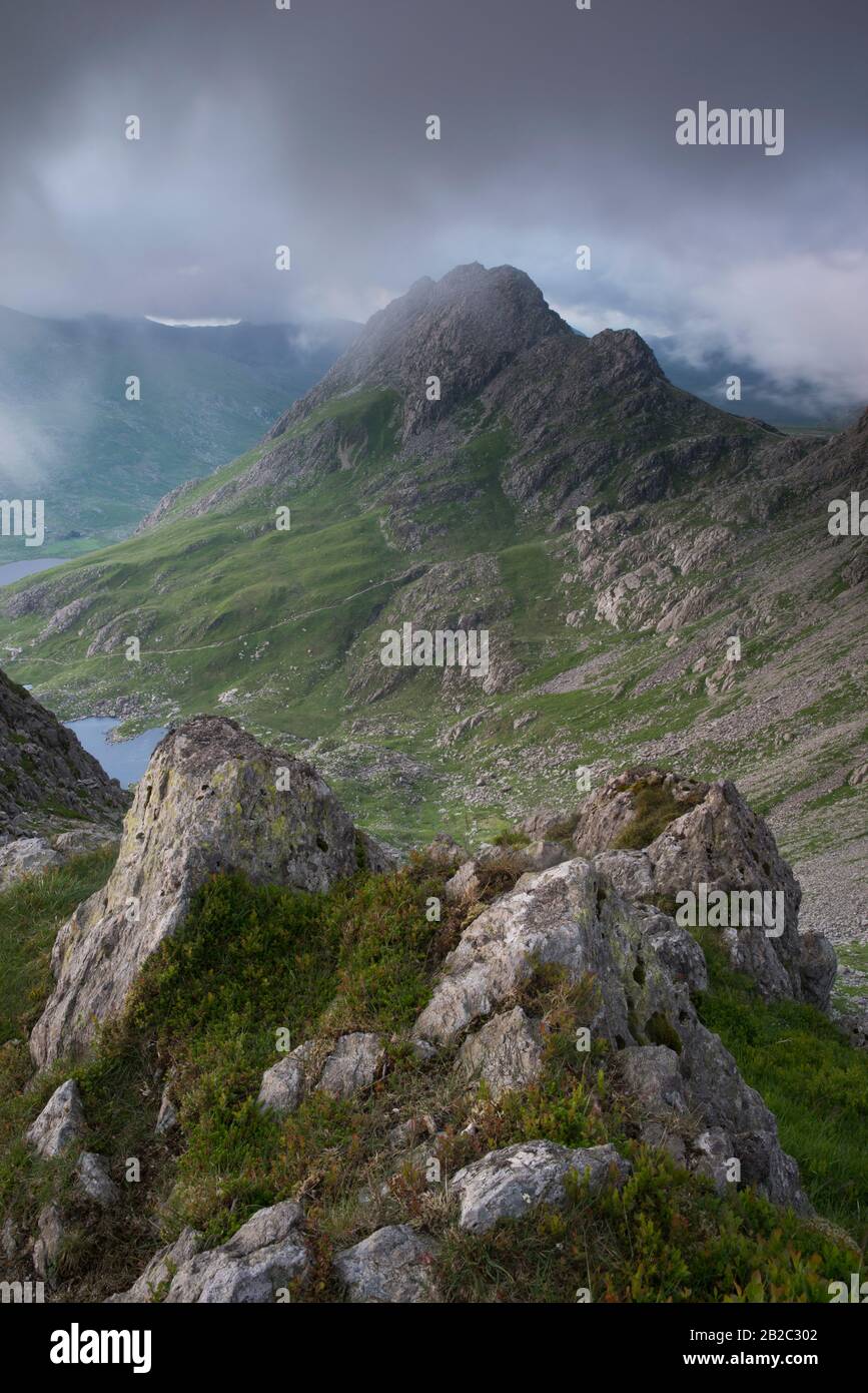 Tryfan, a 3000ft mountain in Snowdonia, North Wales, viewed from the ...