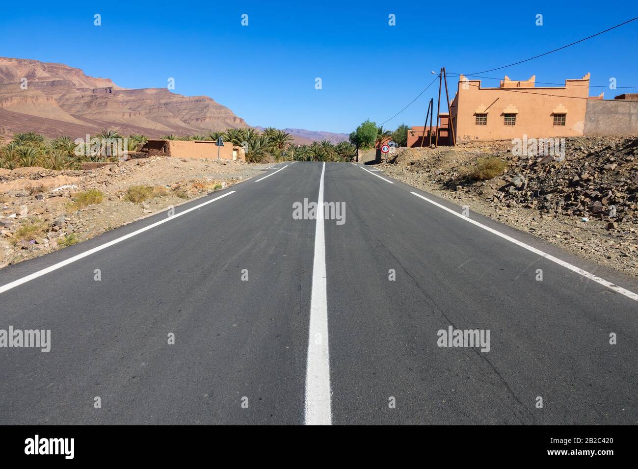 Road building rural africa hi-res stock photography and images - Alamy