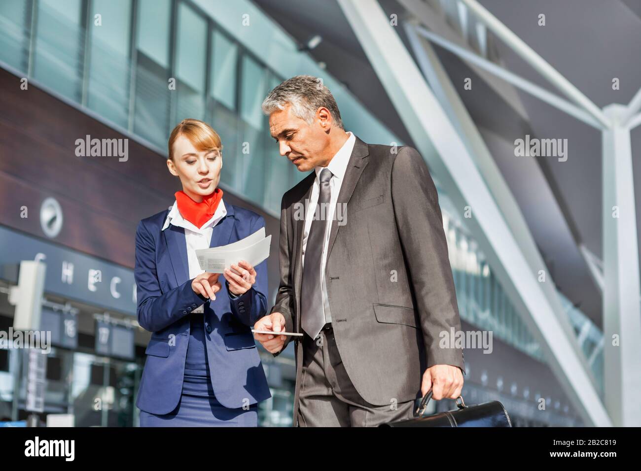 Customer service desk airport hi-res stock photography and images - Alamy