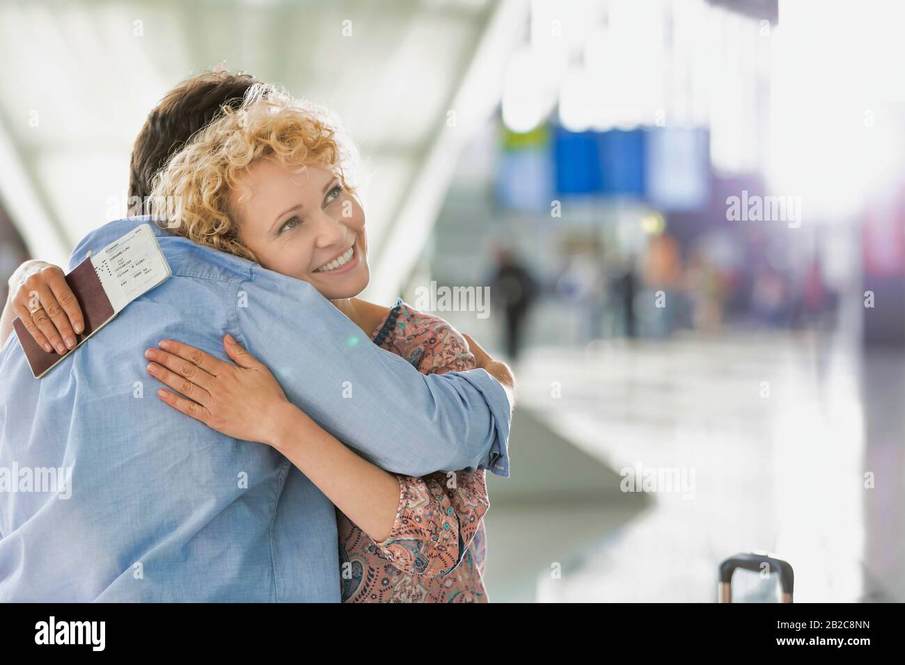 Couple reuniting hi-res stock photography and images - Alamy