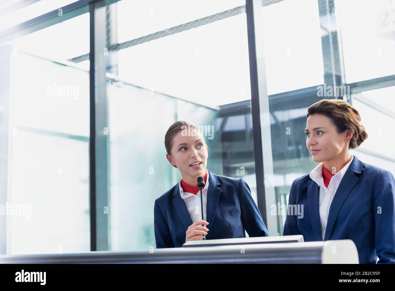 Airline ticket agent hi-res stock photography and images - Alamy