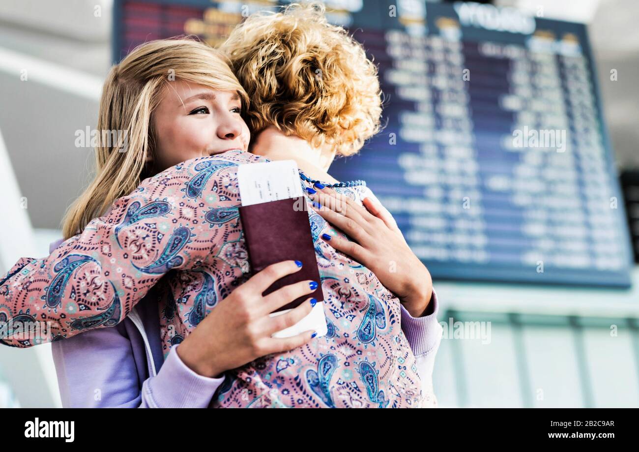 People reuniting hi-res stock photography and images - Alamy