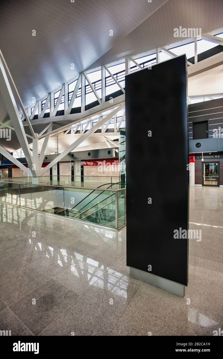 Flight display monitor in airport Stock Photo - Alamy