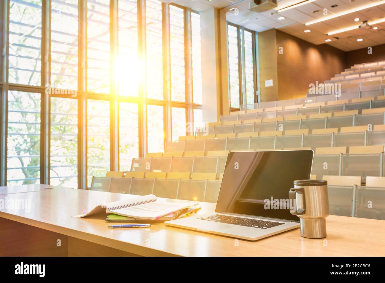Laptop presentation classroom hi-res stock photography and images - Alamy