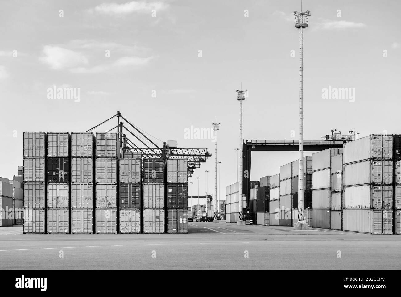 Air cargo terminal Black and White Stock Photos & Images - Alamy