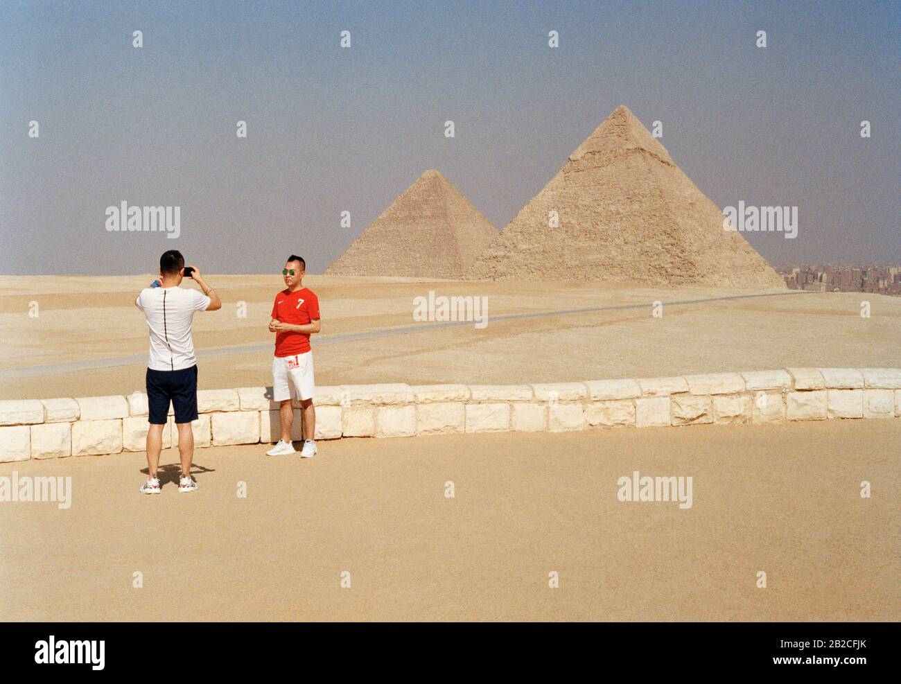 The pyramids egypt selfie hi-res stock photography and images - Alamy