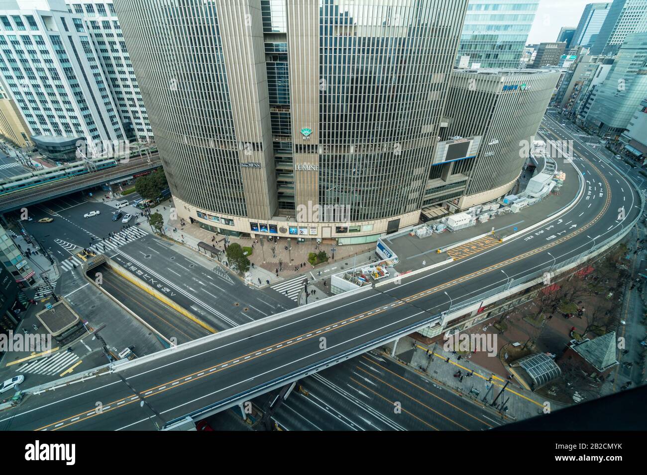 TOKYO, JAPAN - FEB 2019 : Aerial view of Overpass with crowd car and ...