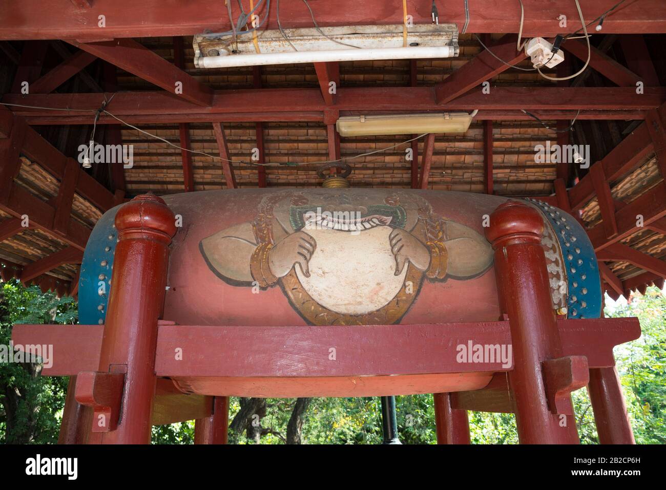 Wat Phnom temple in Phnom Penh, Cambodia, Asia Stock Photo - Alamy