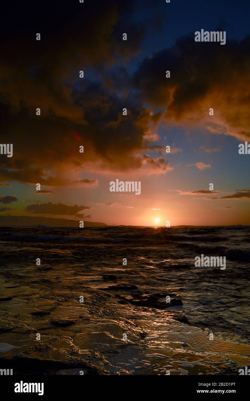 Rain falling on ocean waves hi-res stock photography and images - Alamy