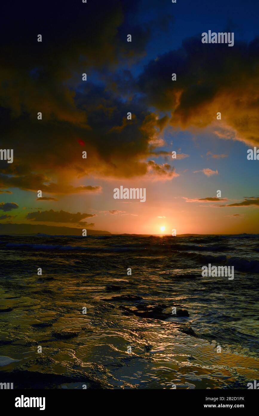 Tropical storms in hawaii hi-res stock photography and images - Alamy