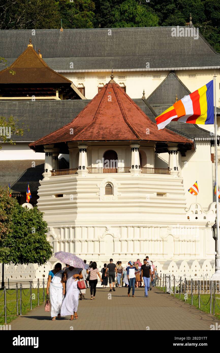 Sri Lanka, Kandy, Temple of the Tooth Stock Photo - Alamy