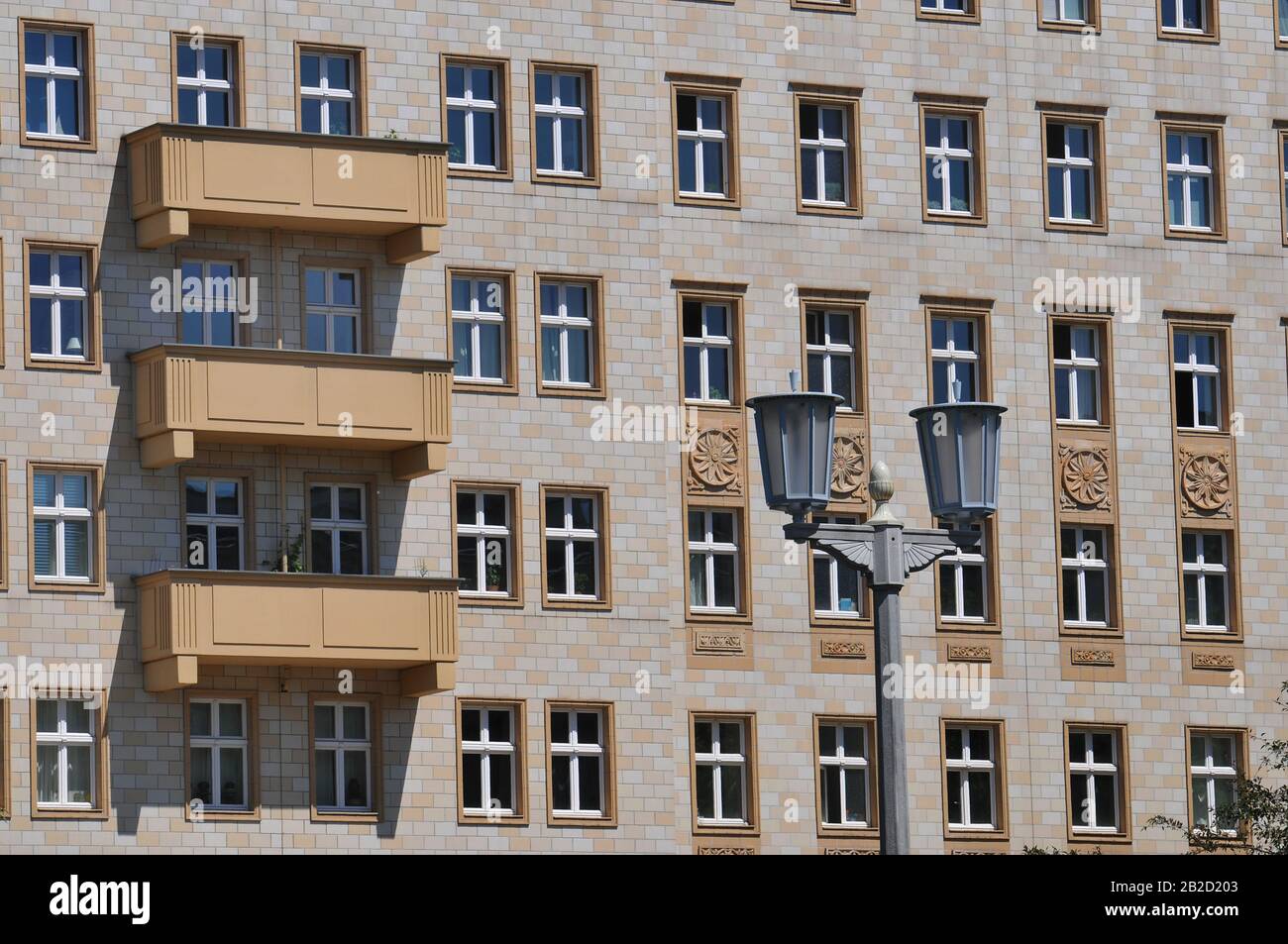 Sozialistischer realismus architektur hi-res stock photography and ...