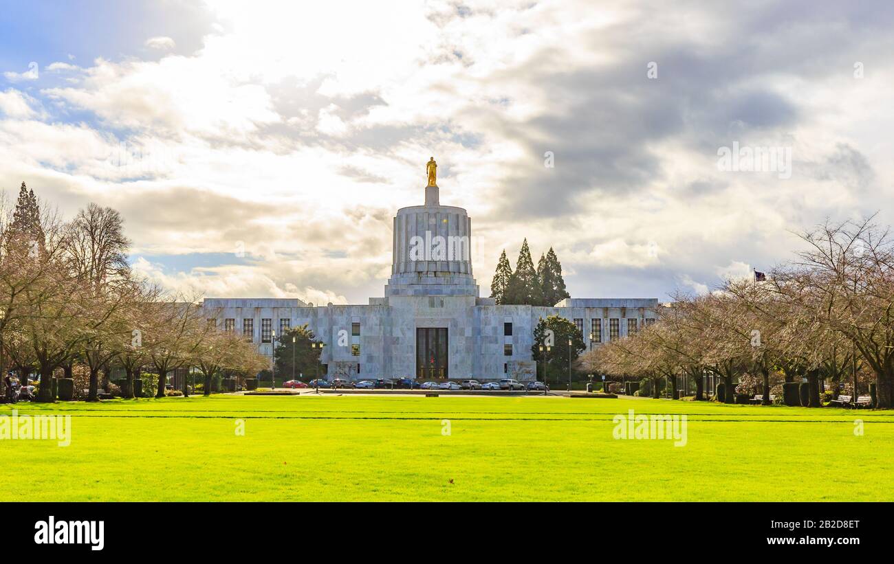 Oregon State Capitol High Resolution Stock Photography and Images - Alamy