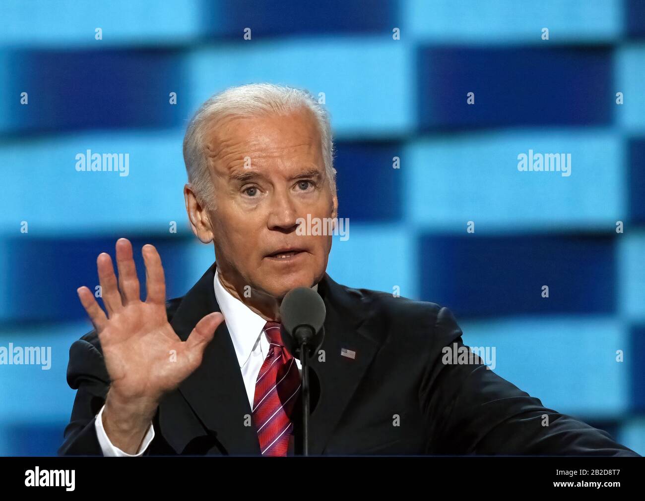 Joe biden pointing hi-res stock photography and images - Alamy