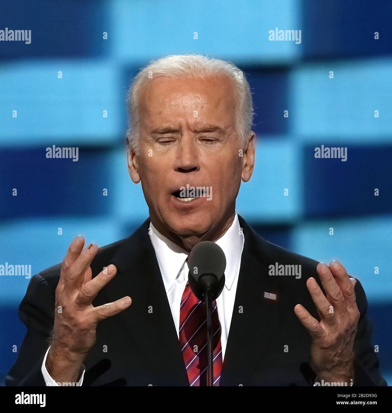 Finger pointing biden hi-res stock photography and images - Alamy