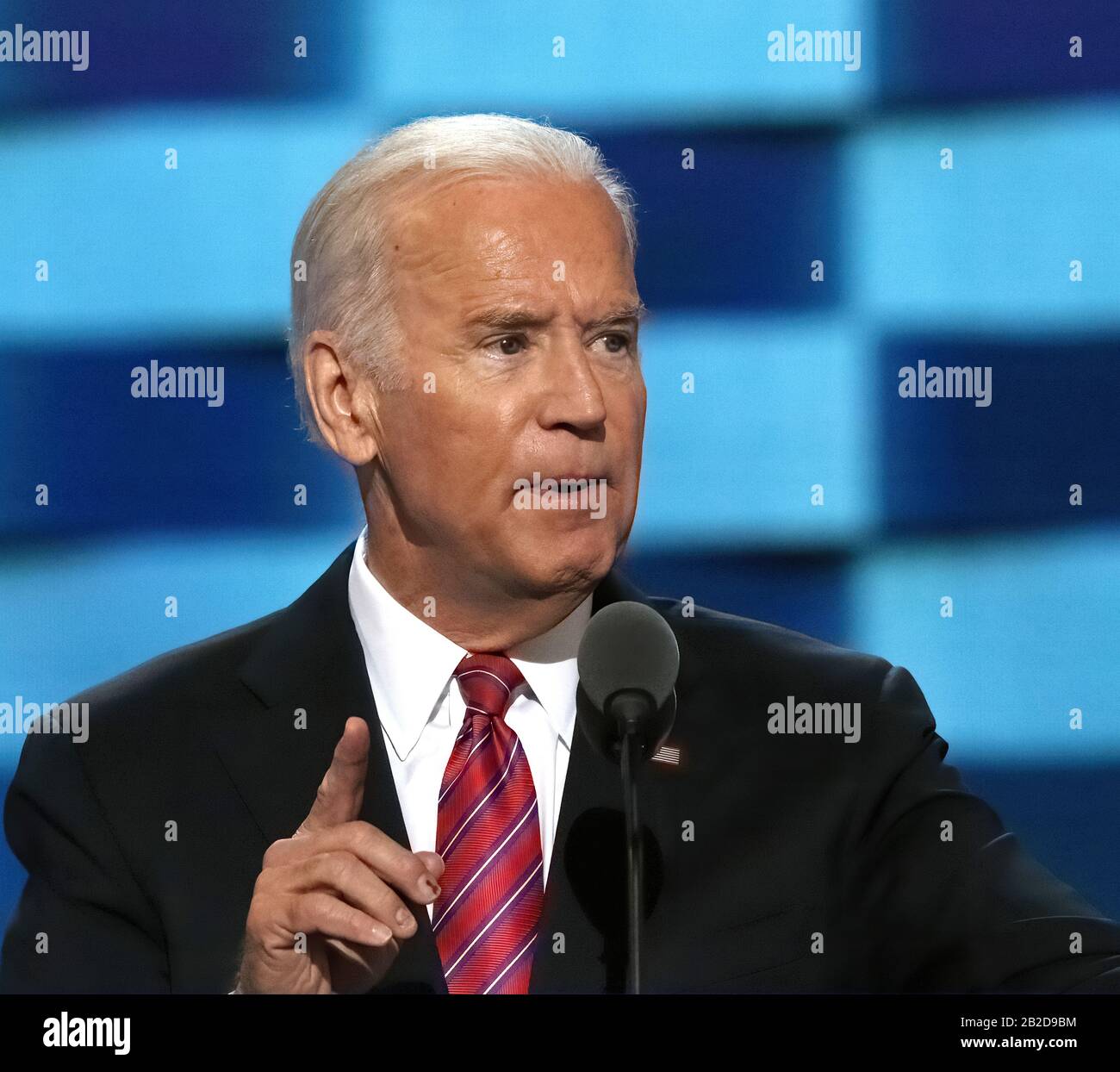 Joe biden pointing hi-res stock photography and images - Alamy
