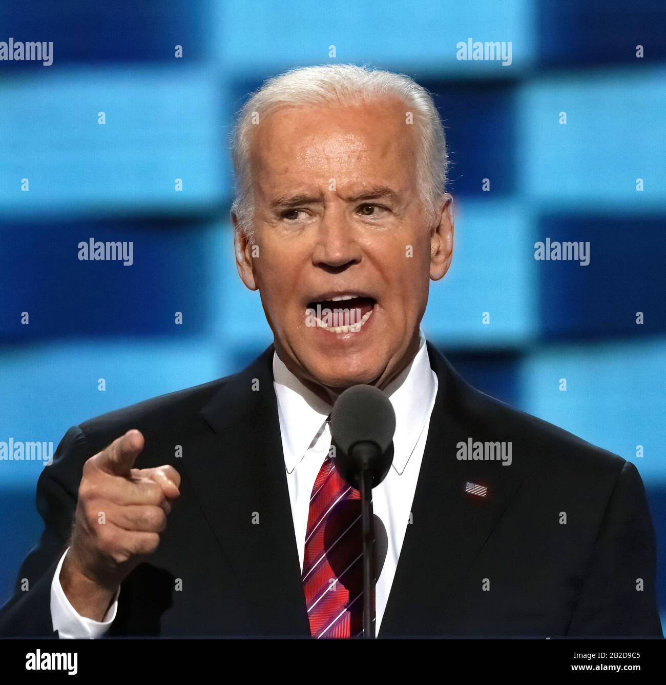 Joe biden pointing hi-res stock photography and images - Alamy