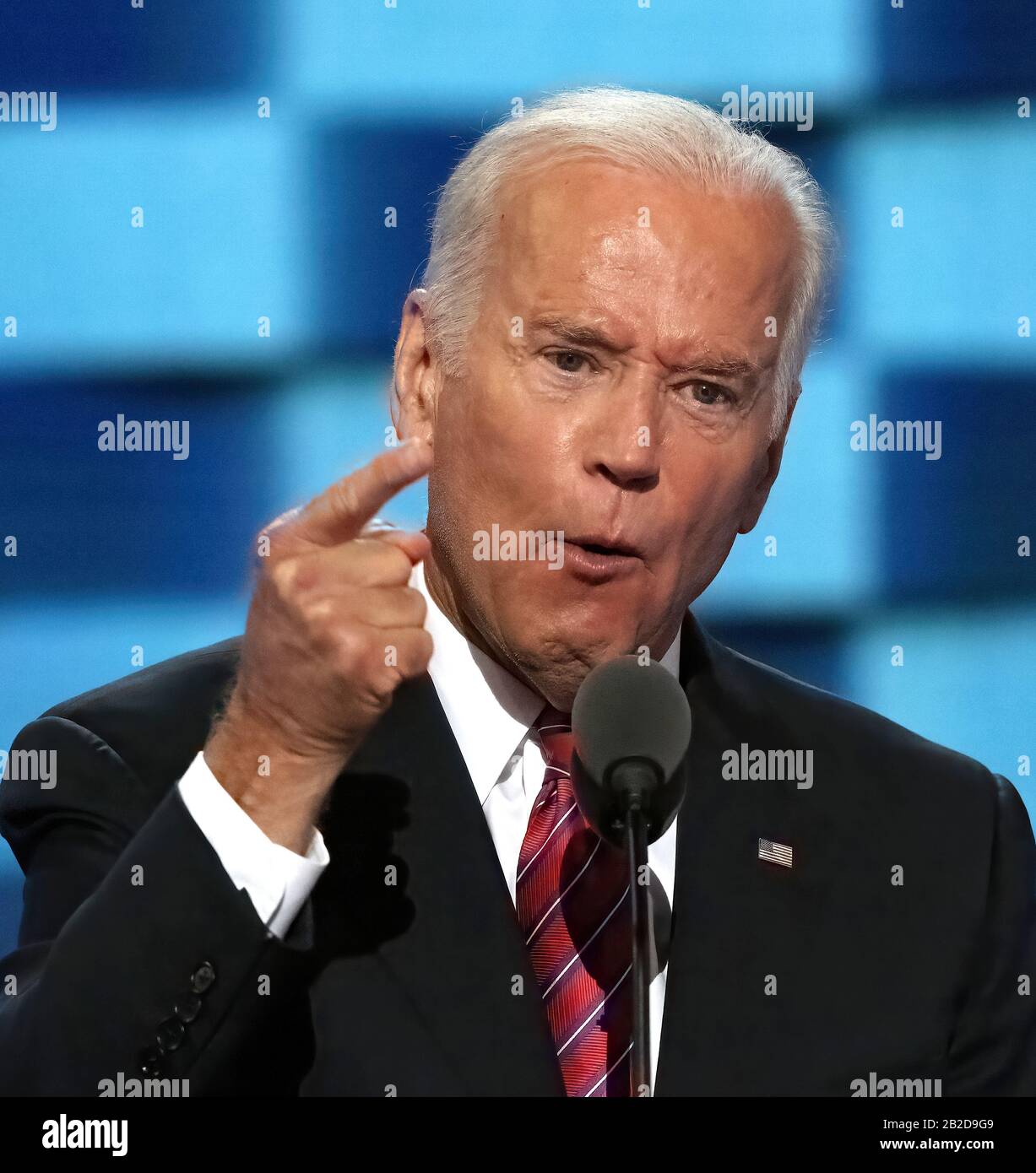 Joe biden pointing hi-res stock photography and images - Alamy