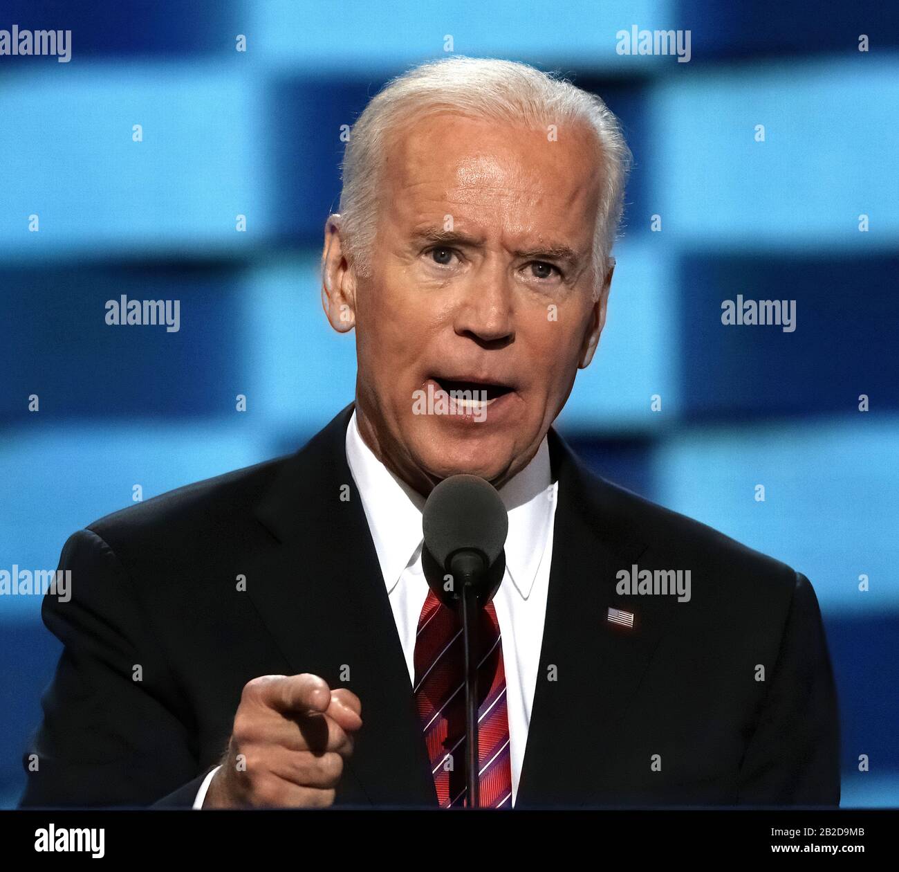Finger pointing biden hi-res stock photography and images - Alamy