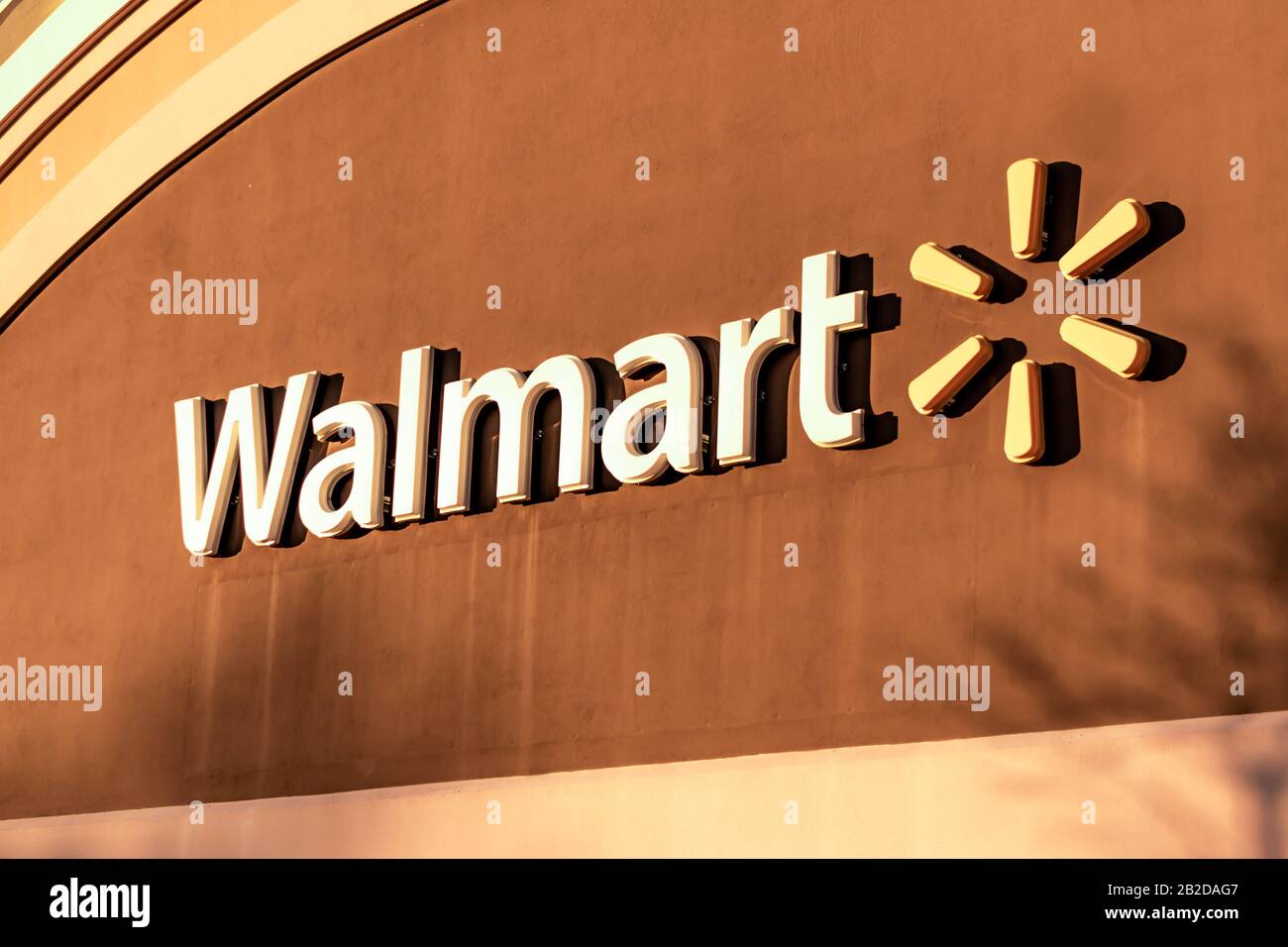 Walmart Store Logo High Resolution Stock Photography and Images - Alamy