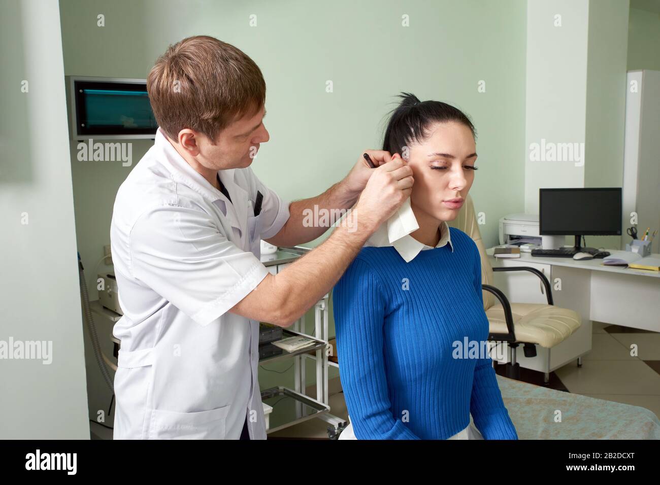 Ent test hi-res stock photography and images - Alamy
