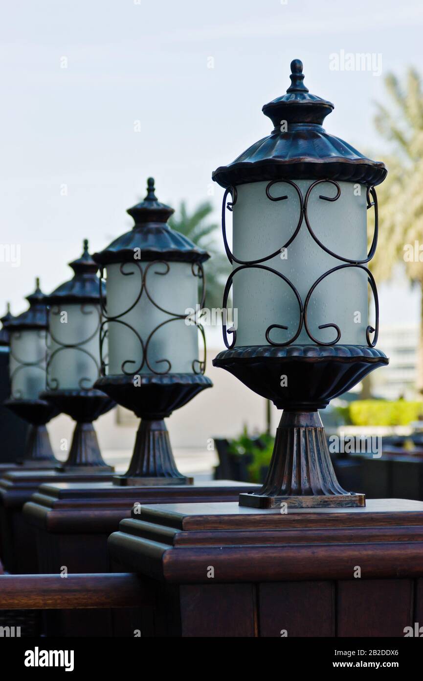 Traditional Arabic metal streetlight Stock Photo - Alamy