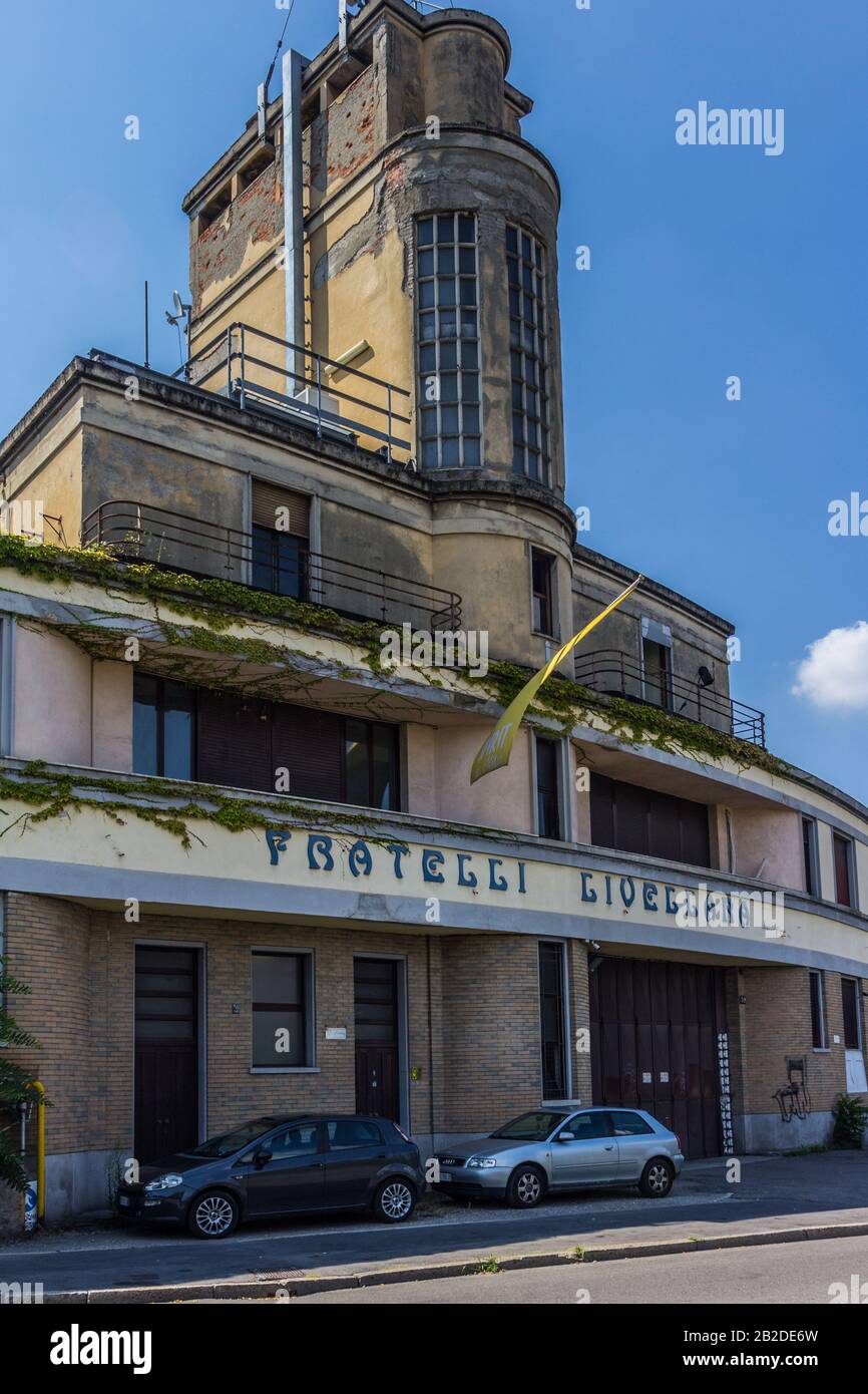 Abandoned factory in Milan Stock Photo - Alamy