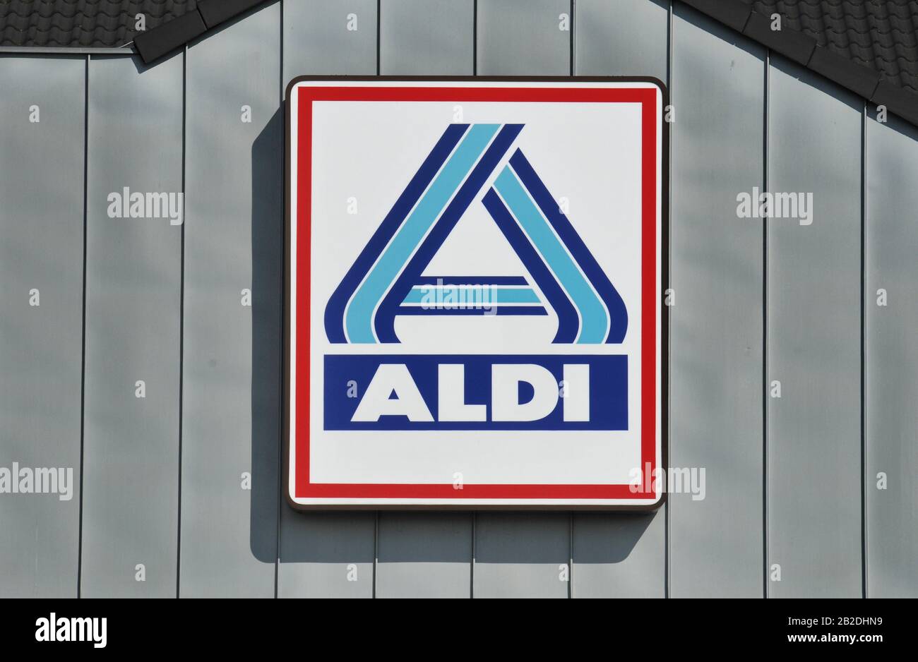 Aldi markt hi-res stock photography and images - Alamy