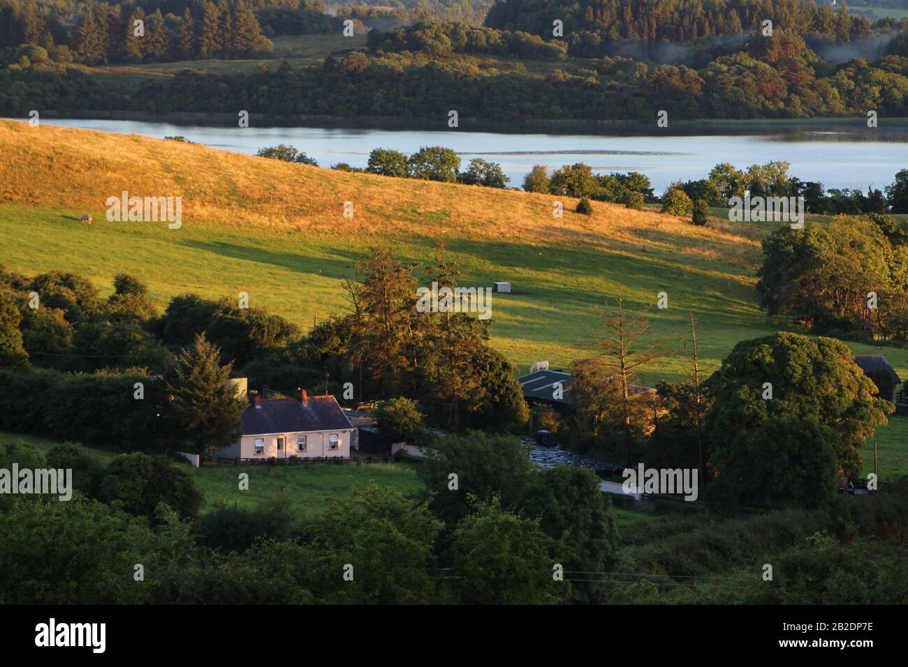 Countryside tranquility hi-res stock photography and images - Alamy