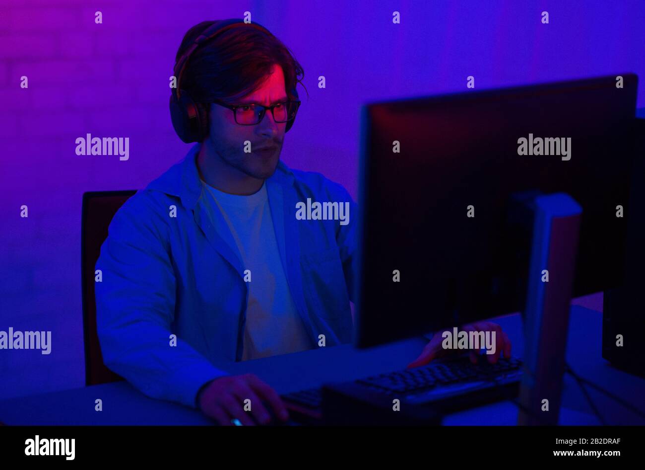 Male home dark computer hi-res stock photography and images - Alamy