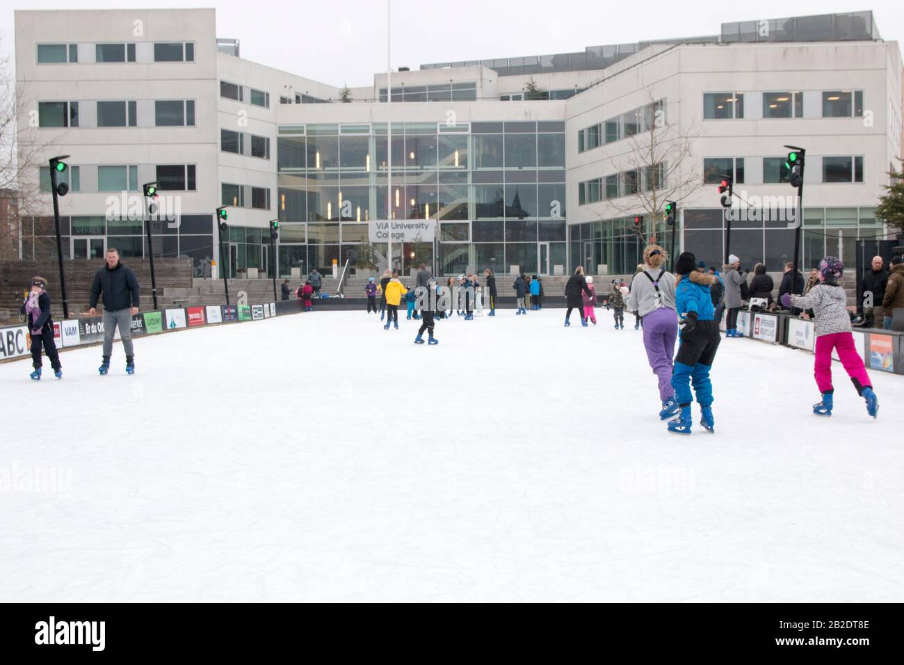 Outdoor skating hi-res stock photography and images - Alamy