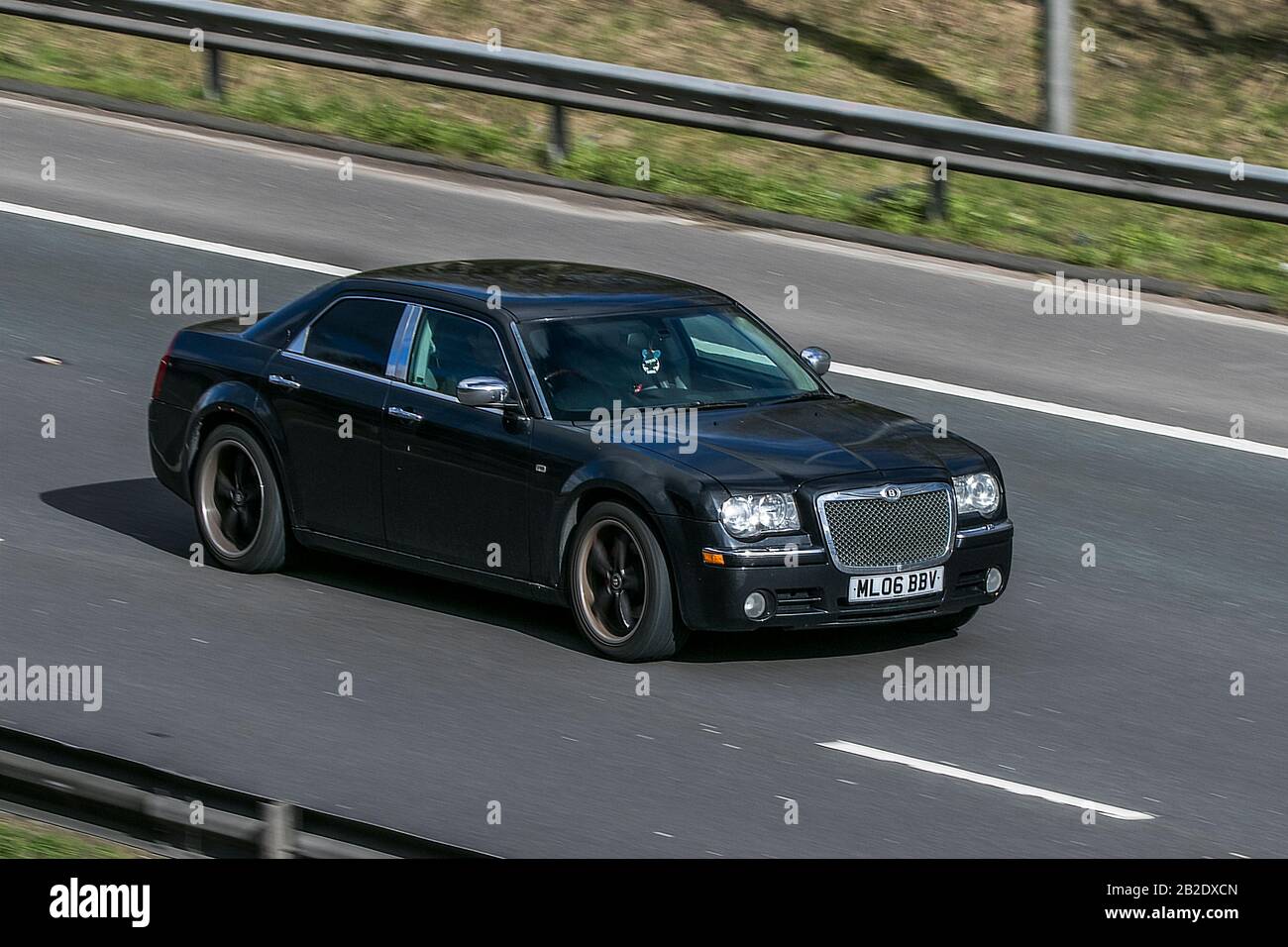 Chrysler 300c black cars hi-res stock photography and images - Alamy