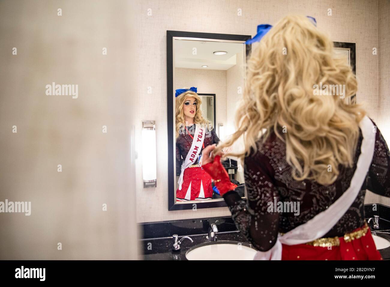 Lady maga hi-res stock photography and images - Alamy