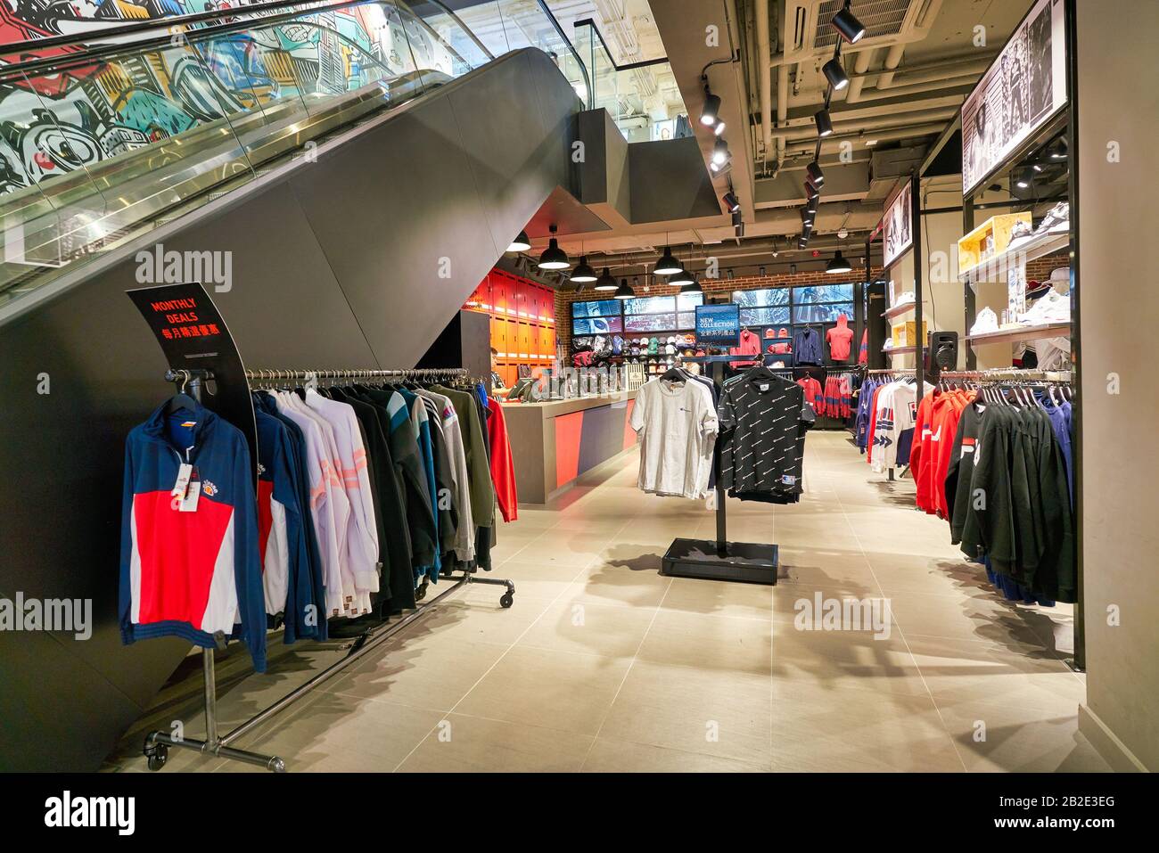 Foot locker store interior hi-res stock photography and images - Alamy