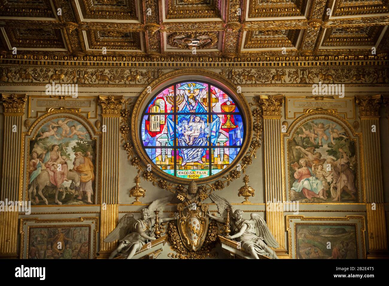 Santa maria maggiore rome interior hi-res stock photography and images ...